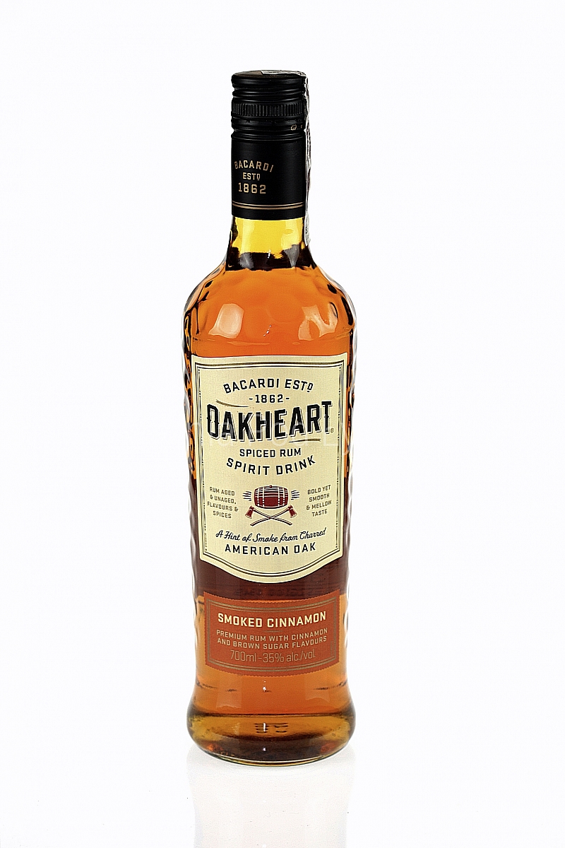 Bacardi Oakheart Smoked Cinnamon Rum 0,7L - Rum - Alkohole
